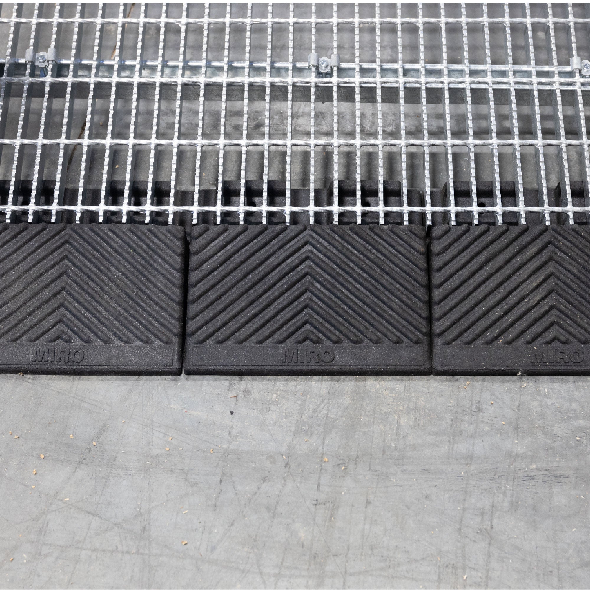 Rubber Transition Ramp – MIRO-CG Rooftop Supports